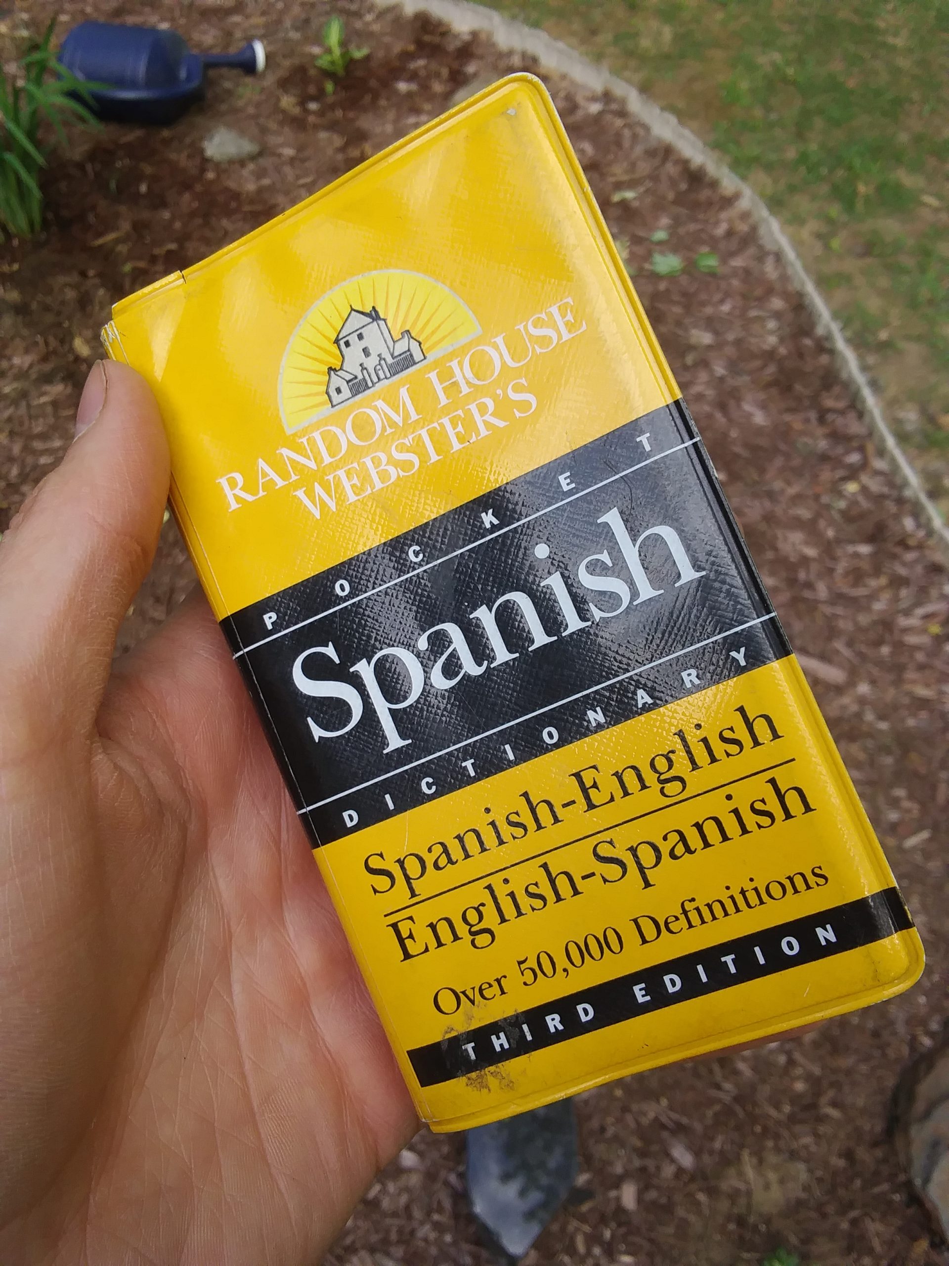 7 Best pocket-sized Spanish dictionary for travel - Language Pro